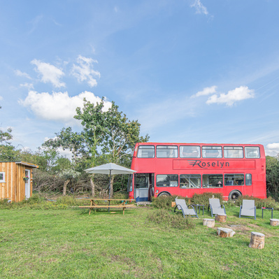 The Bus – Dartmoor Reach Alpaca & Glamping Farm